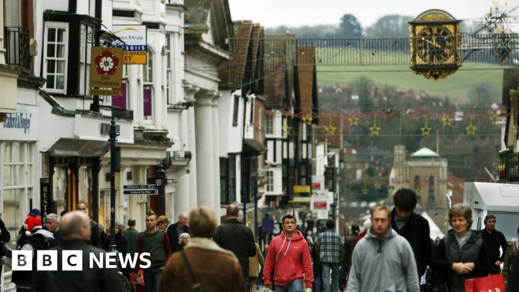 Elected mayor 'could turn Guildford around' - BBC News