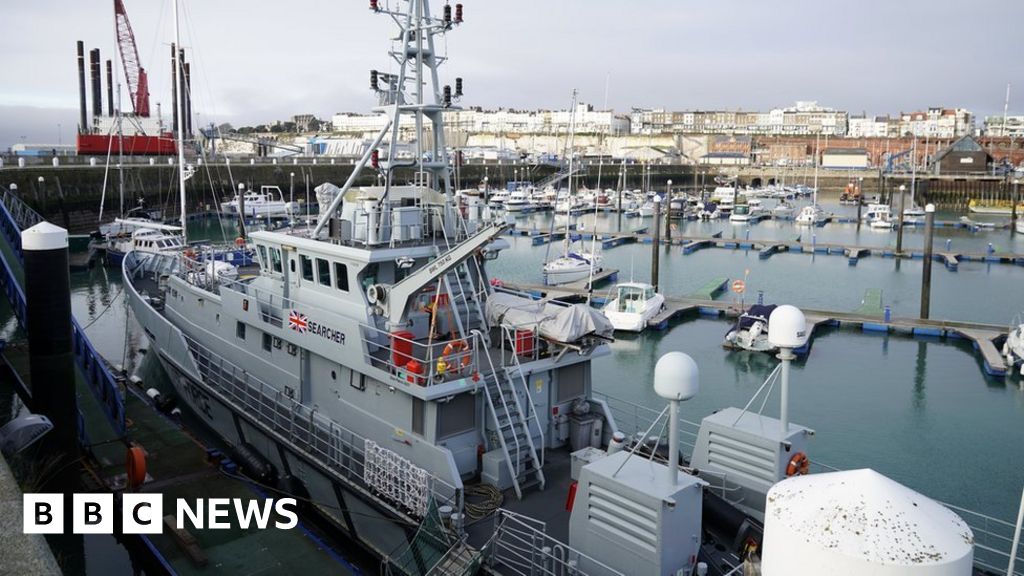 Two more Border Force vessels return to patrol Channel - BBC News