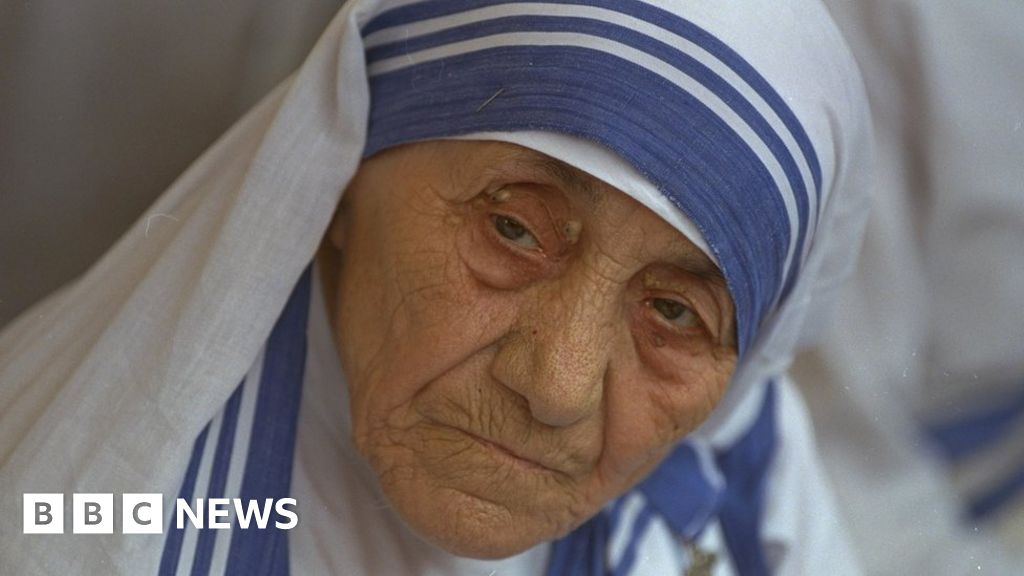 Profile: 'Living Saint' Mother Teresa - BBC News