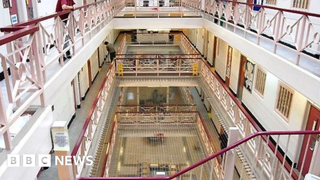 Nottingham Prison inmate Shalane Blackwood's death probed - BBC News