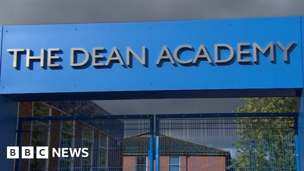 Dean Academy in Lydney placed in special measures - BBC News