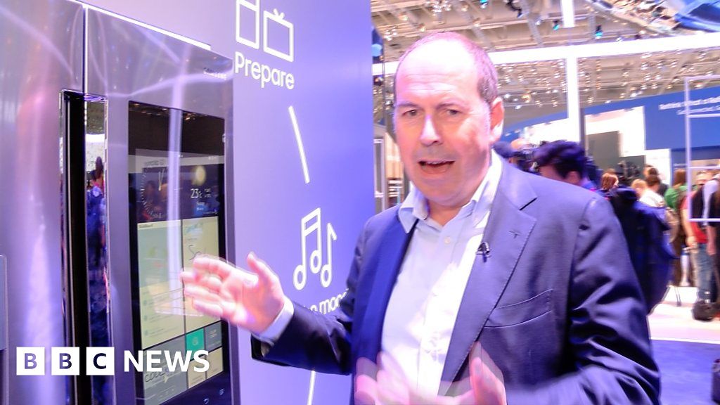 Smart home tech on show in Berlin - BBC News