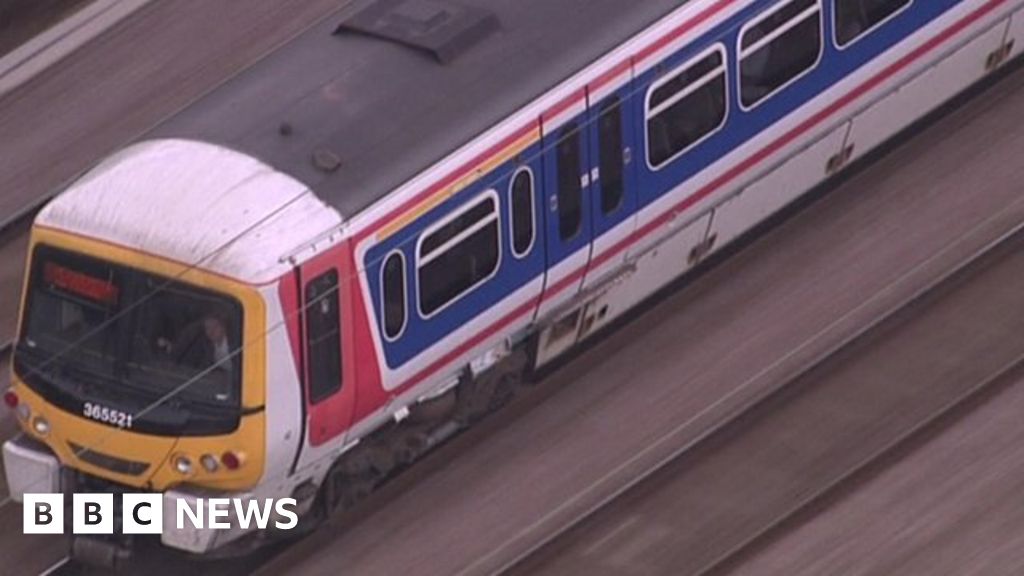 Labour sets out plans to renationalise railways - BBC News
