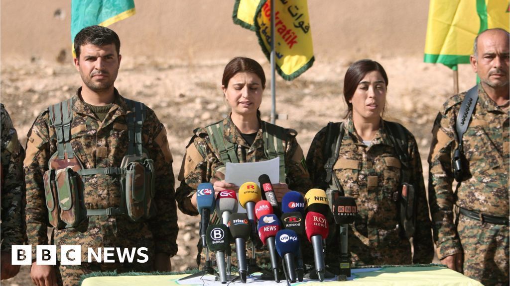 Syria conflict: Rebel force targets IS 'capital' Raqqa - BBC News