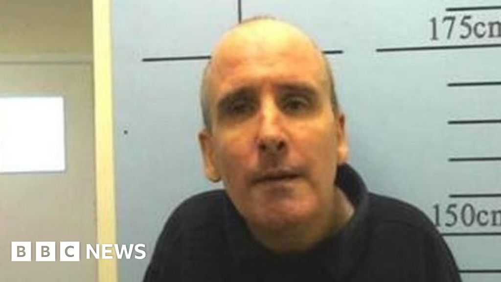Absconding killer Simon Brown given extra jail term - BBC News