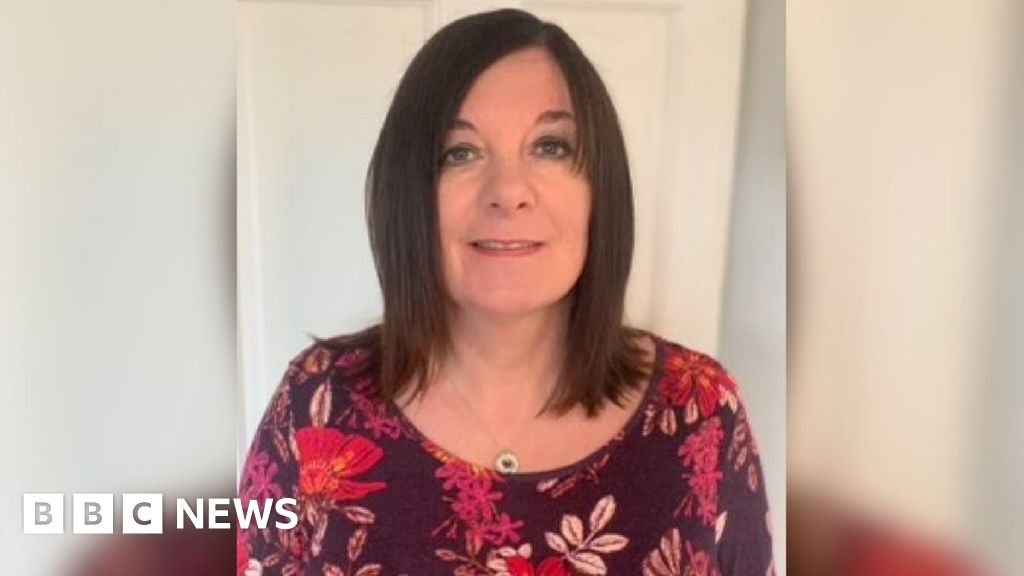 Barnsley murder inquiry: Man charged over death of Julie Youel - BBC News