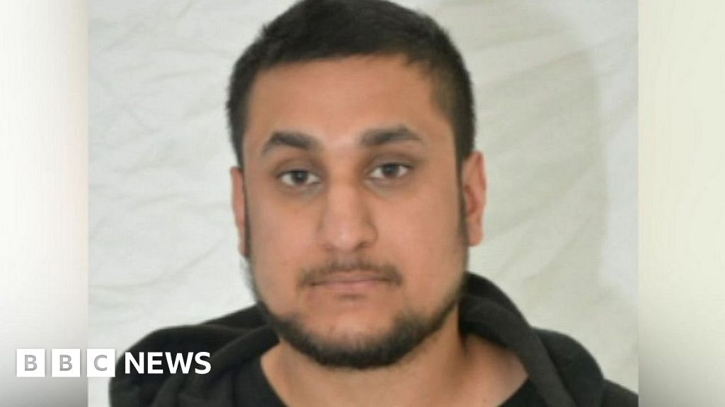 Jailed 'Silent Bomber' had explosives recipe in cell - BBC News