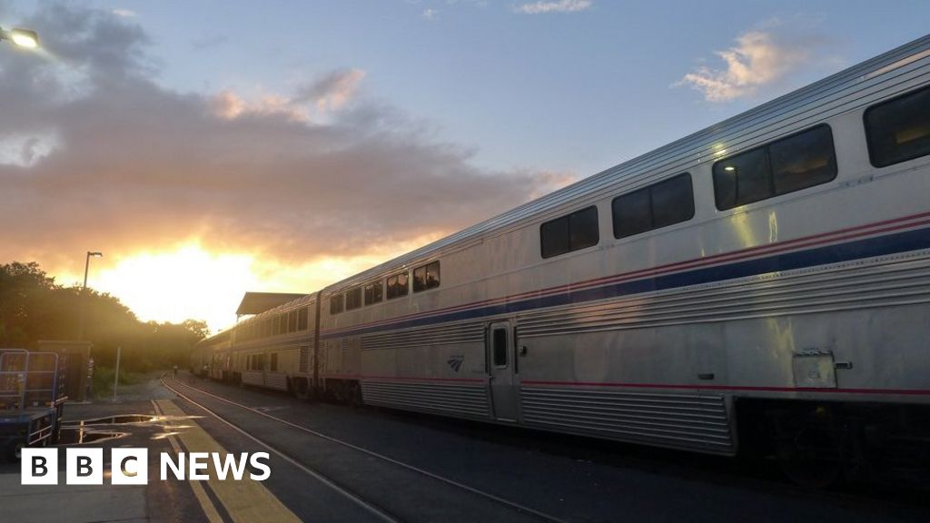 The delays that make train travel fun - BBC News