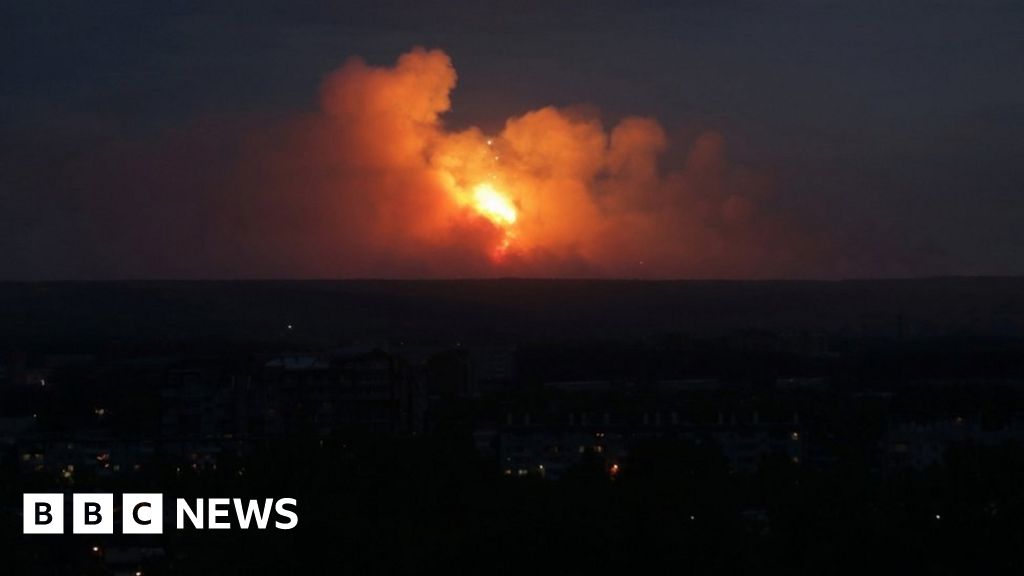 Huge blasts as Russian arms depot in Siberia explodes - BBC News