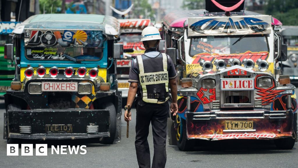 Philippines strike: Filipinos rally around iconic jeepney drivers - BBC ...