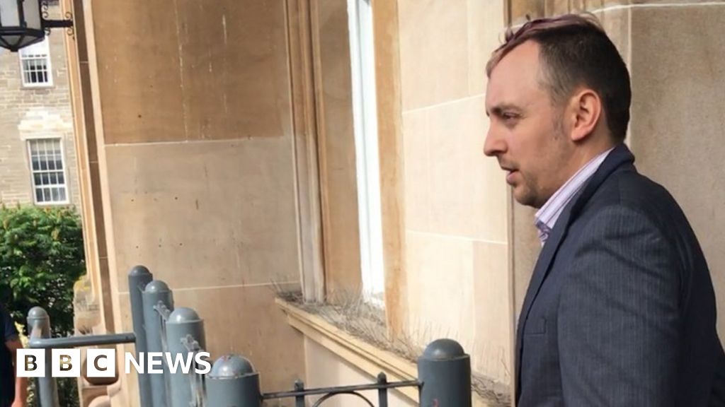 Activist 'intimidated' fox hunt supporters in Fife - BBC News