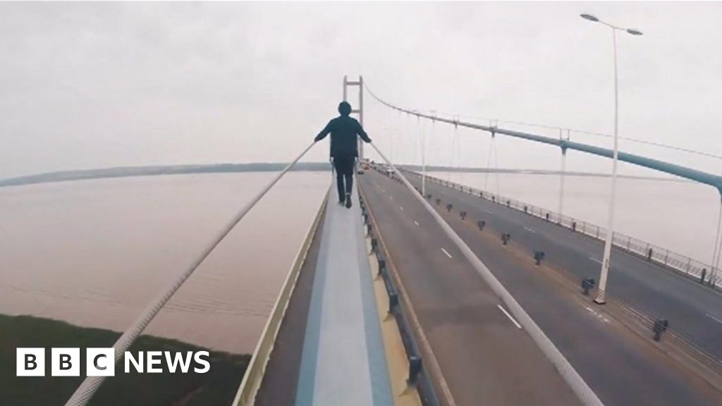 Humber Bridge scaled before security upgrade - BBC News