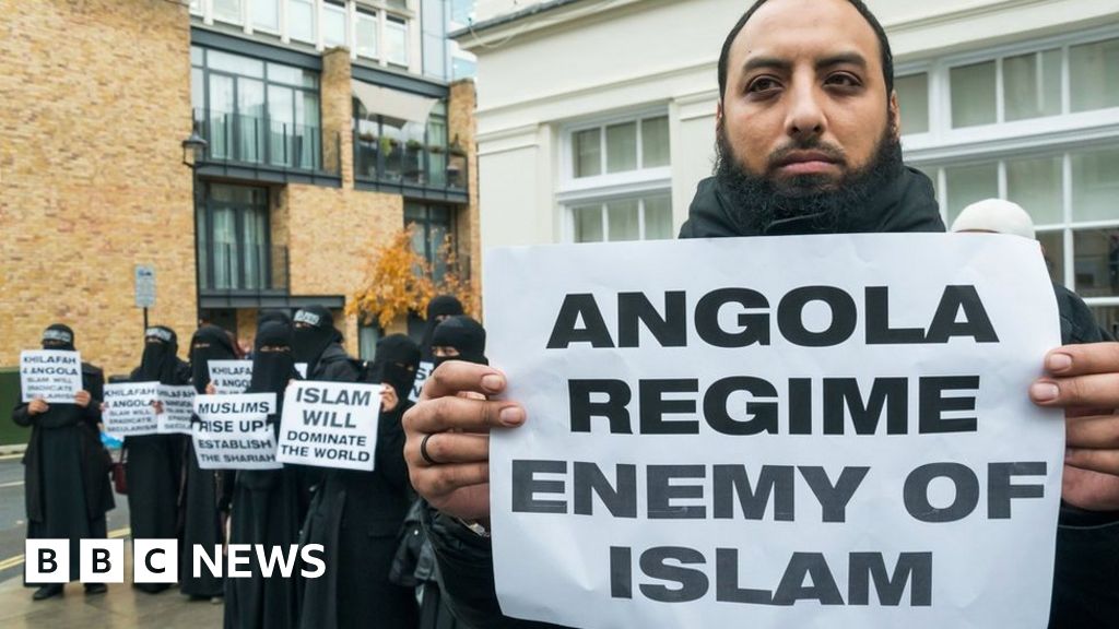 The persistent myth that Islam was banned in Angola - BBC News