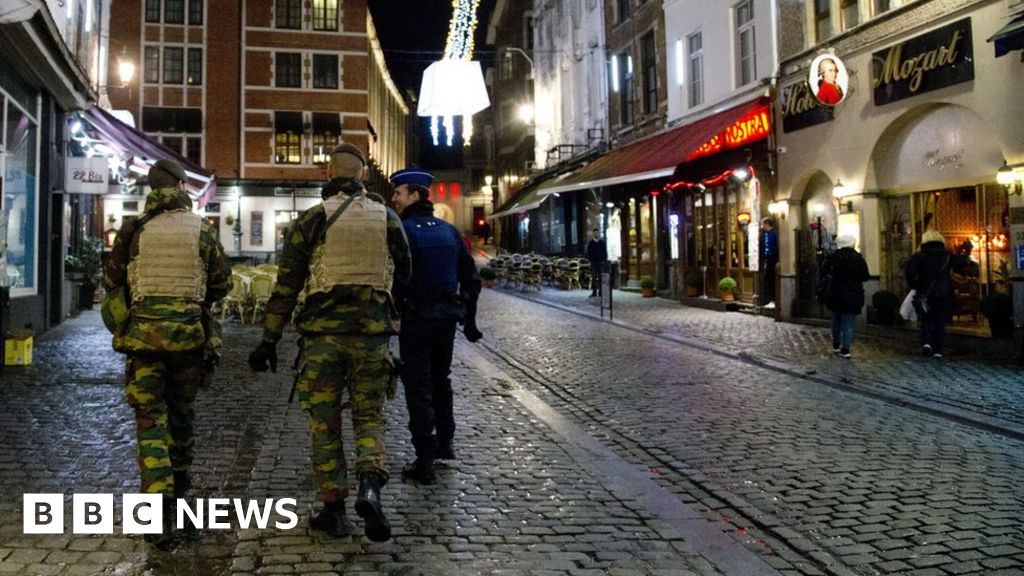 Brussels Shutdown As Manhunt For Paris Fugitive Abdeslam Continues