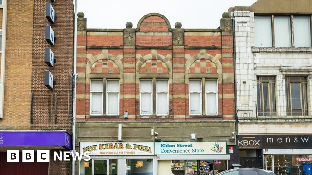 Barnsley: Final stage of £4m historic street revamp begins - BBC News