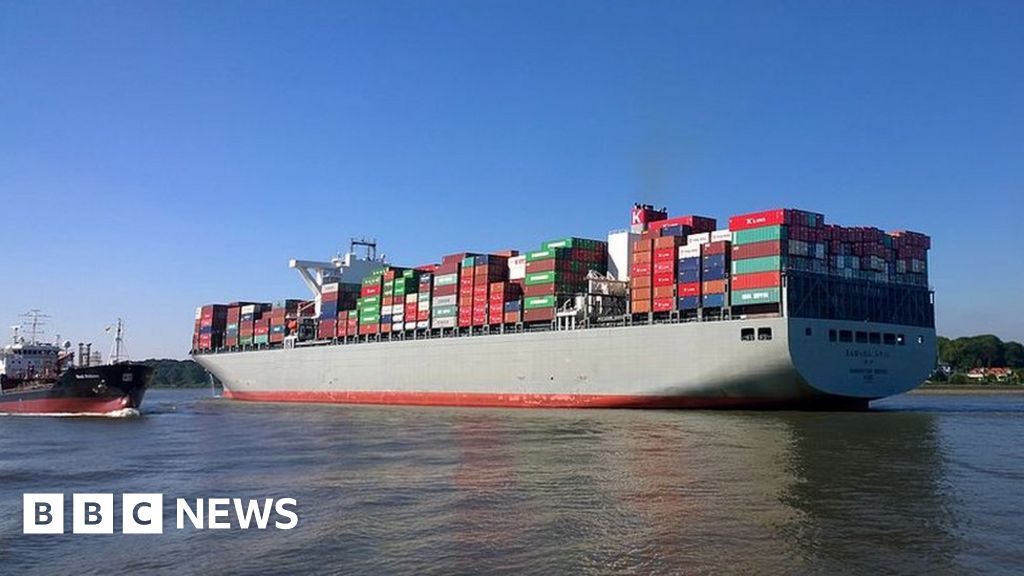 Man dies in ship boiler room 'explosion' in Felixstowe - BBC News