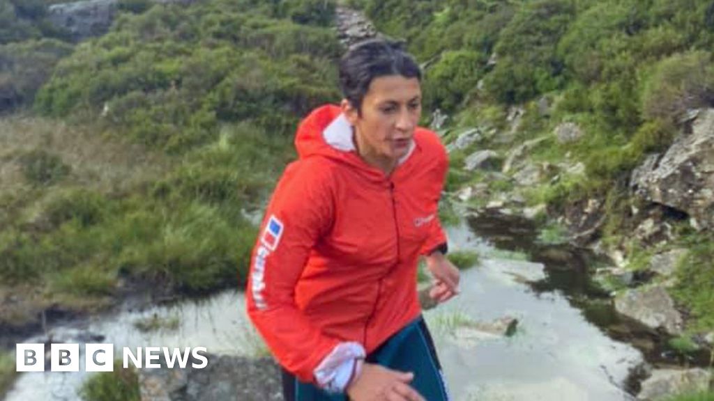 Cumbrian vet 'first woman' to complete Wainwright challenge - BBC News