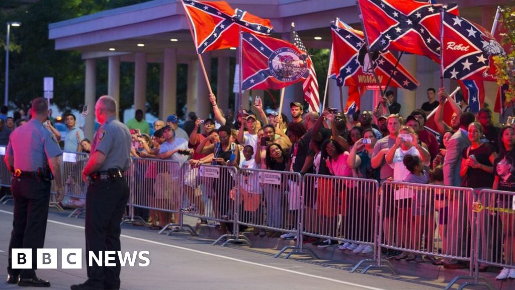 Rebel flags waved outside Obama's hotel in Oklahoma - BBC News