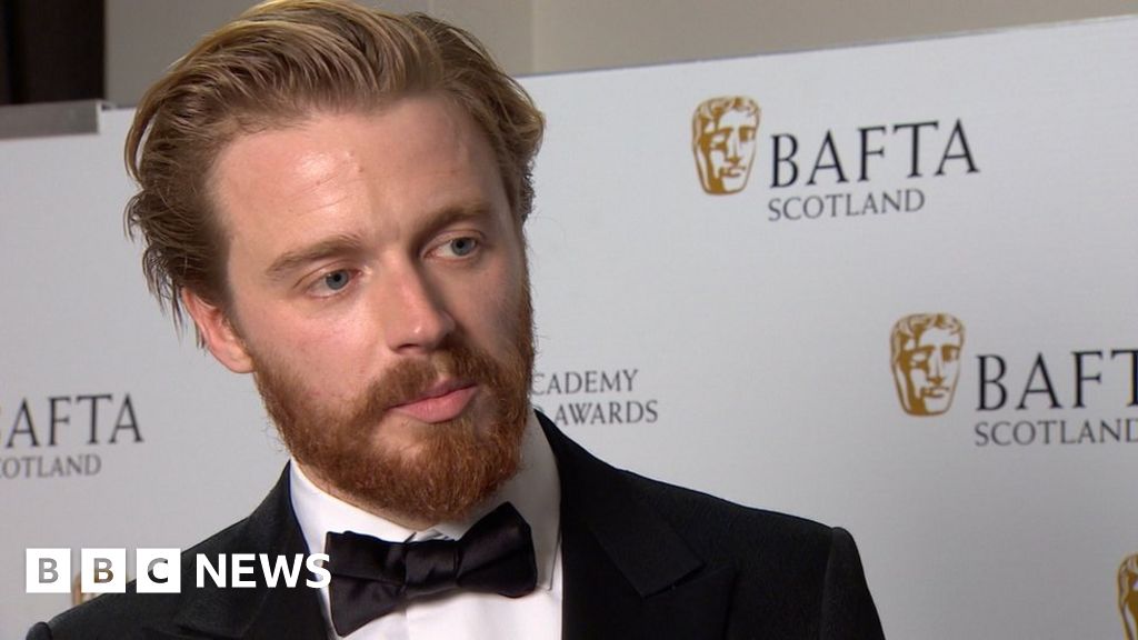 Jack Lowden: 'I learned to act in amateur operatics'