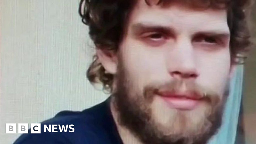 Acid attack: Mark van Dongen ex-partner cleared of murder - BBC News