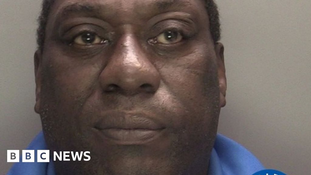 'Dangerous' Walsall man jailed for coercive control abuse - BBC News