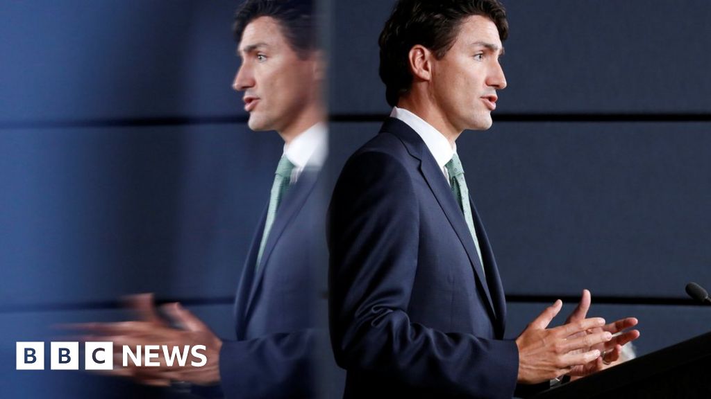 Trudeau aides sorry for 'unreasonable' moving expenses - BBC News
