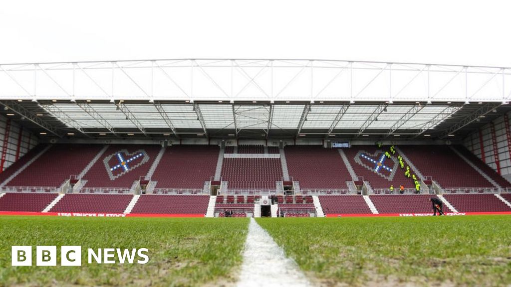 Hearts apologises after loyalist song played at stadium - BBC News