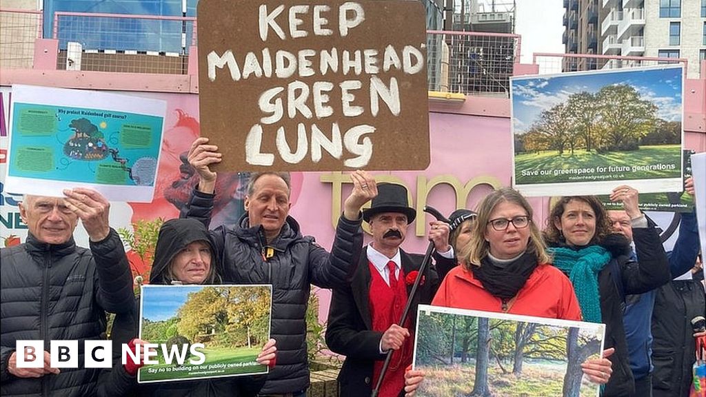 Maidenhead golf course: Protesters call homes plan a 'travesty' - BBC News