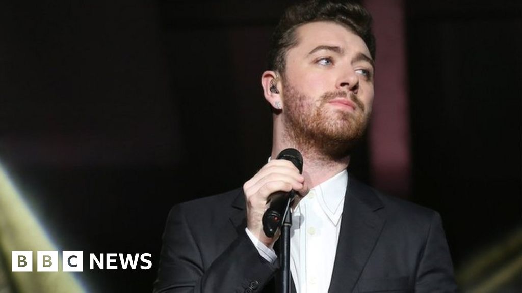 Sam Smith's tweets about racial abuse in the street in London - BBC News