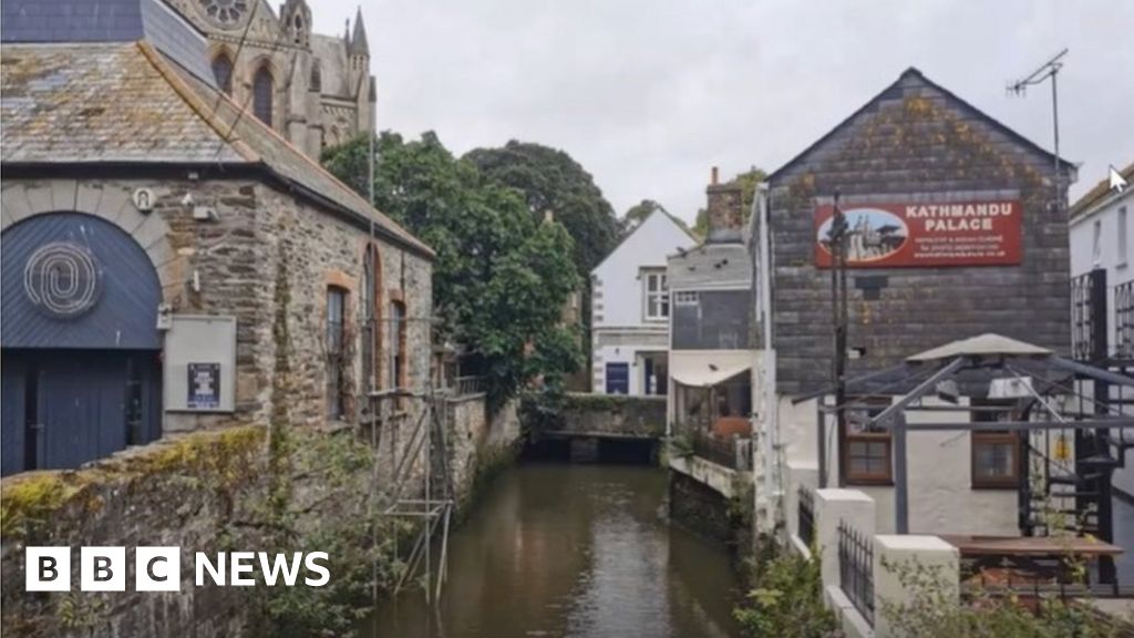 Truro nightclub The Office to be converted into flats - BBC News