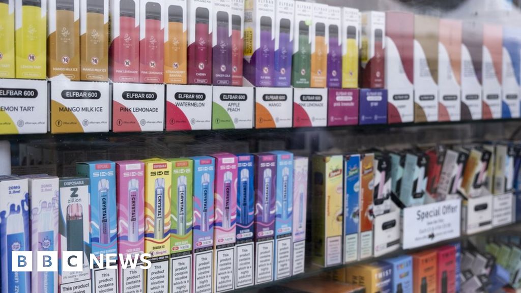 Ban marketing vapes to children - senior Labour MP - BBC News