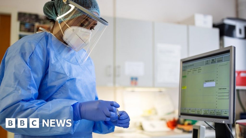 Covid-19: Nisra records fall in virus-related deaths