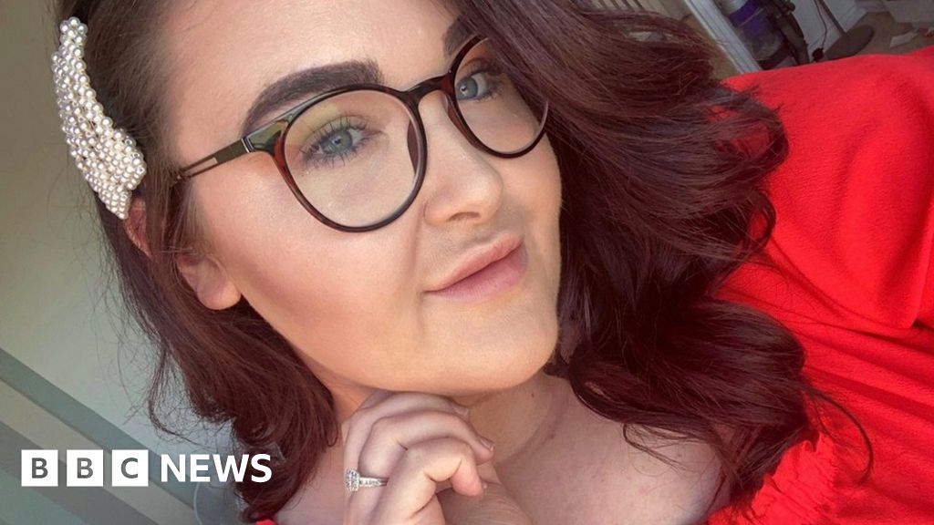 Coronavirus: Bride-to-be creates Northamptonshire kindness group