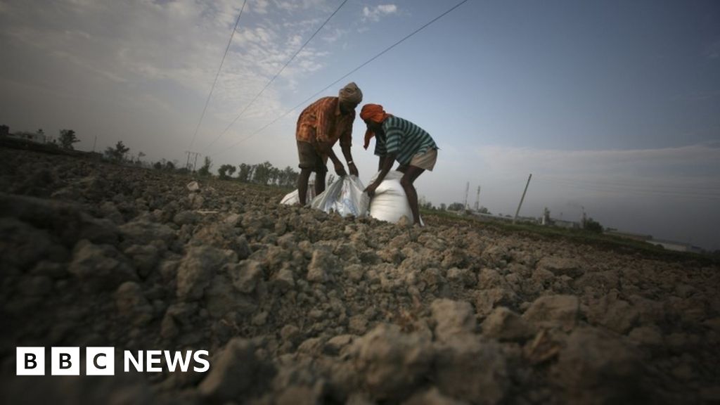 Viewpoint: Why Narendra Modi's budget looks strangely familiar - BBC News