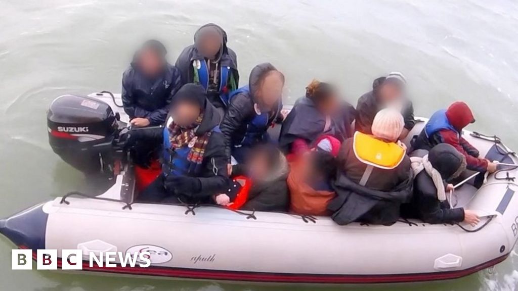 Channel crossings: RNLI release footage of rescue