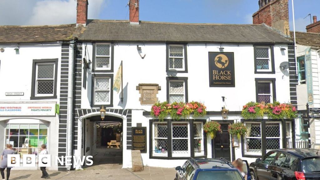 Skipton: Man in critical condition after assault at pub - BBC News