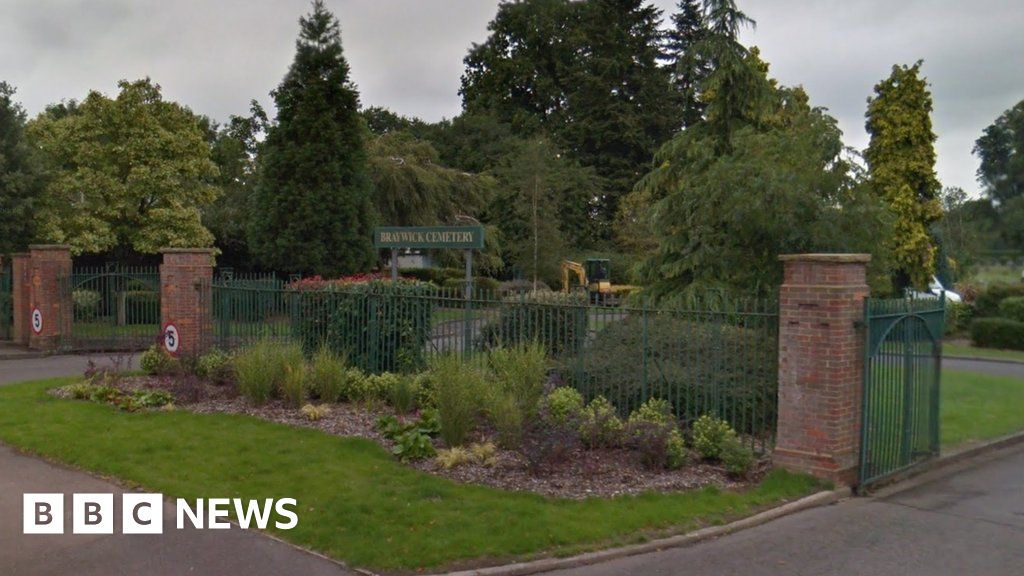 Driver, 95, admits Braywick Cemetery death - BBC News
