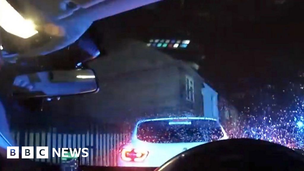 Peterborough: Video shows car thief ramming police before arrest - BBC News