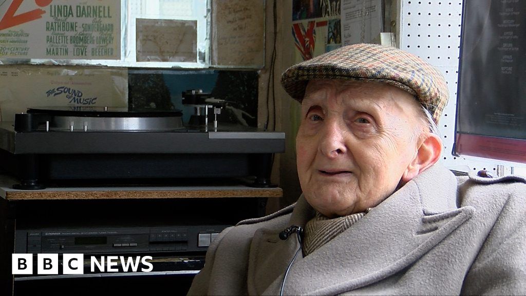 George Ginn has sold records in Brighton for 50 years - BBC News