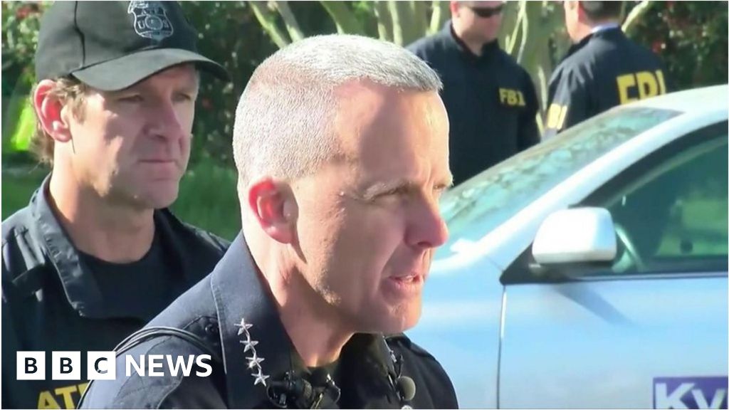 Austin police say deadly package explosions 'linked' - BBC News