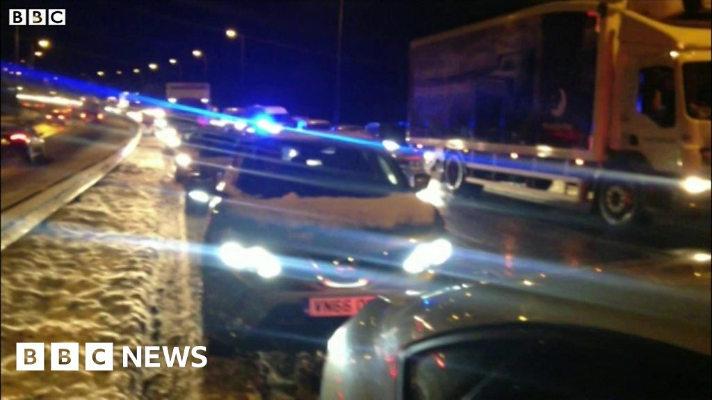 A19 multi-vehicle crash causes standstill - BBC News
