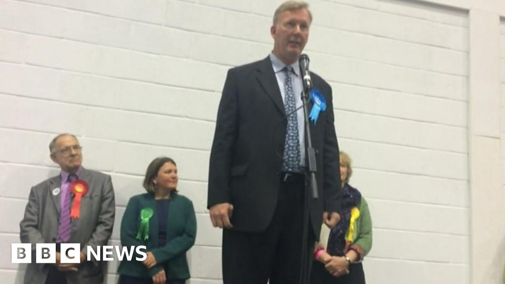 Conservative MP Bill Wiggin 'praises' Labour campaign - BBC News