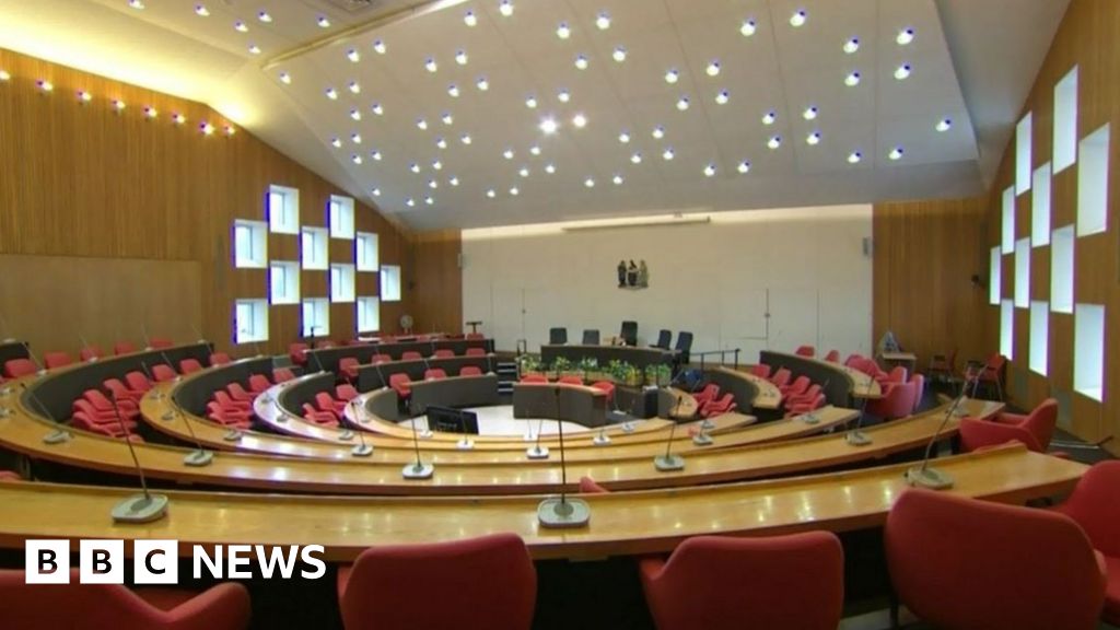 Lib Dems win Cornwall Council by-election - BBC News