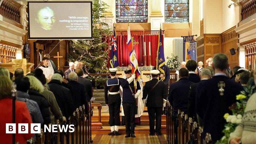 RNLI founder Sir William Hillary celebrated in Douglas - BBC News