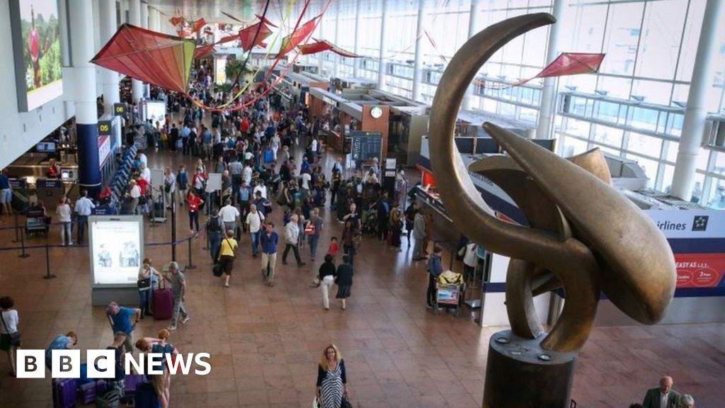 US minor admits Brussels airport cyber attack - prosecutors - BBC News