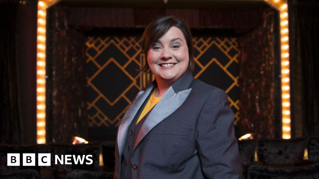 Susan Calman and Andrew Neil get Glasgow university honour - BBC News