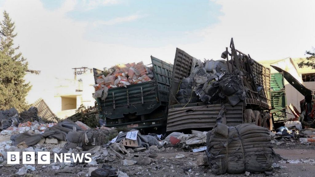 Syria conflict: Russia 'may have committed war crime' - Johnson - BBC News