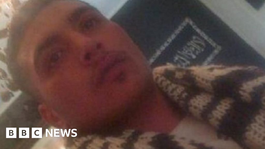 Abdul Hamid death: PC to face gross misconduct hearing - BBC News