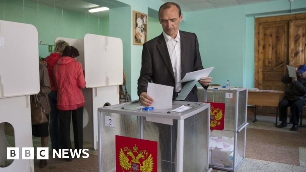 Russia regional vote: Polls close in key elections - BBC News