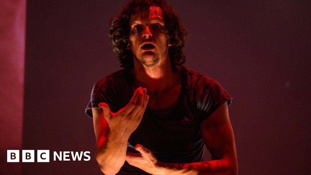 Transcript of: Making sign language more beautiful - BBC News